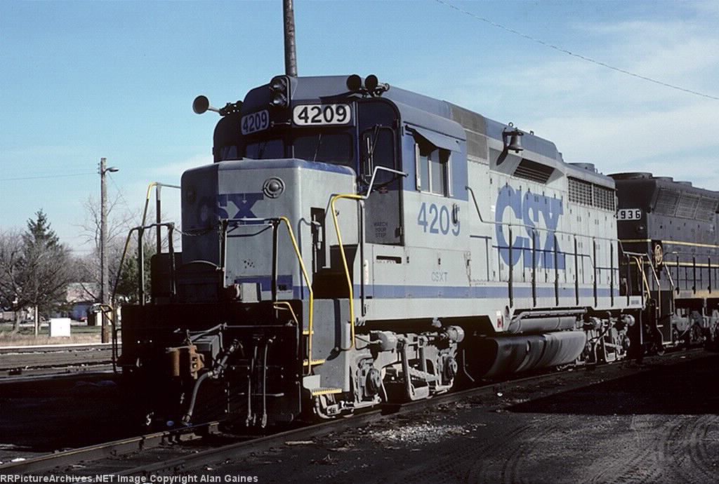 CSX GP30m 4209